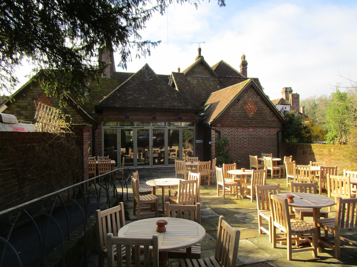Dog friendly Pub And Walk In The High Weald West Sussex Driving With dog-friendly-pub-and-walk-in-the-high-weald-west-sussex-driving-with