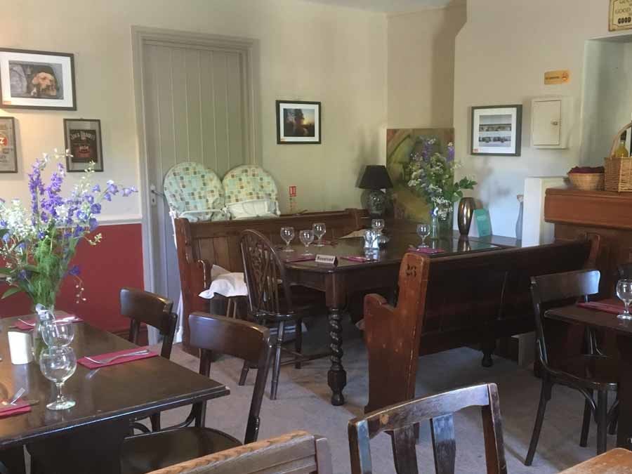 Family And Dog friendly Pub Near Stonehenge Wiltshire Driving With Dogs family-and-dog-friendly-pub-near-stonehenge-wiltshire-driving-with-dogs